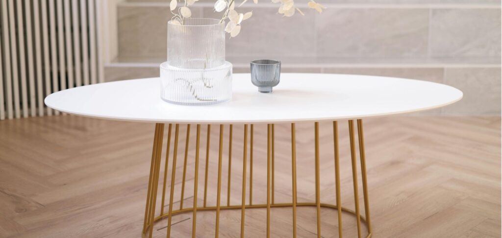 ¿Qué son los Muebles Minimalistas Latonados? | Casa Latón